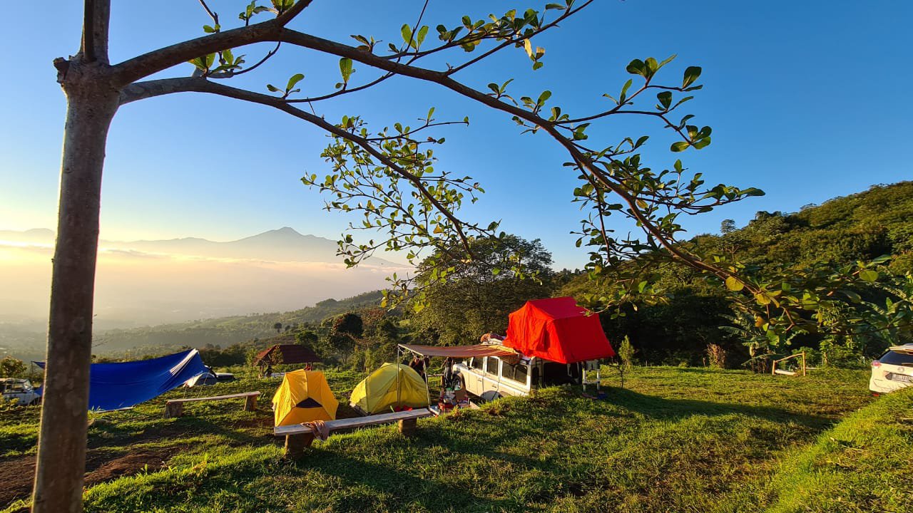 Hopeland Camp Lokasi Camping Melihat Elang Jawa di Gunung Salak | JALUR ...