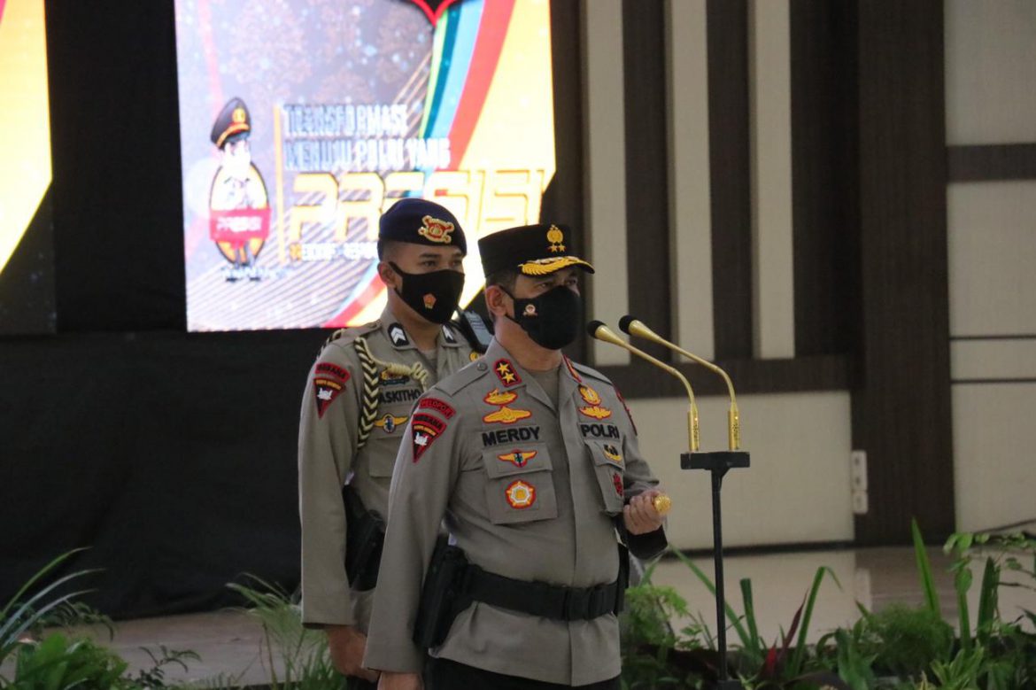 Kapolda Sulsel Pimpin Upacara Korps Rapor Kenaikan Pangkat Anggota