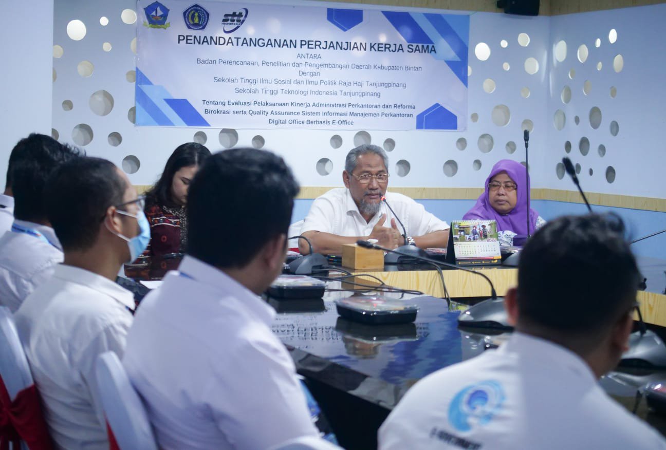 Pemkab Bintan Lakukan Penandatanganan MoU dengan 2 Sekolah Tinggi ... Pemkab Bintan Lakukan Penandatanganan MoU dengan 2 Sekolah Tinggi ...